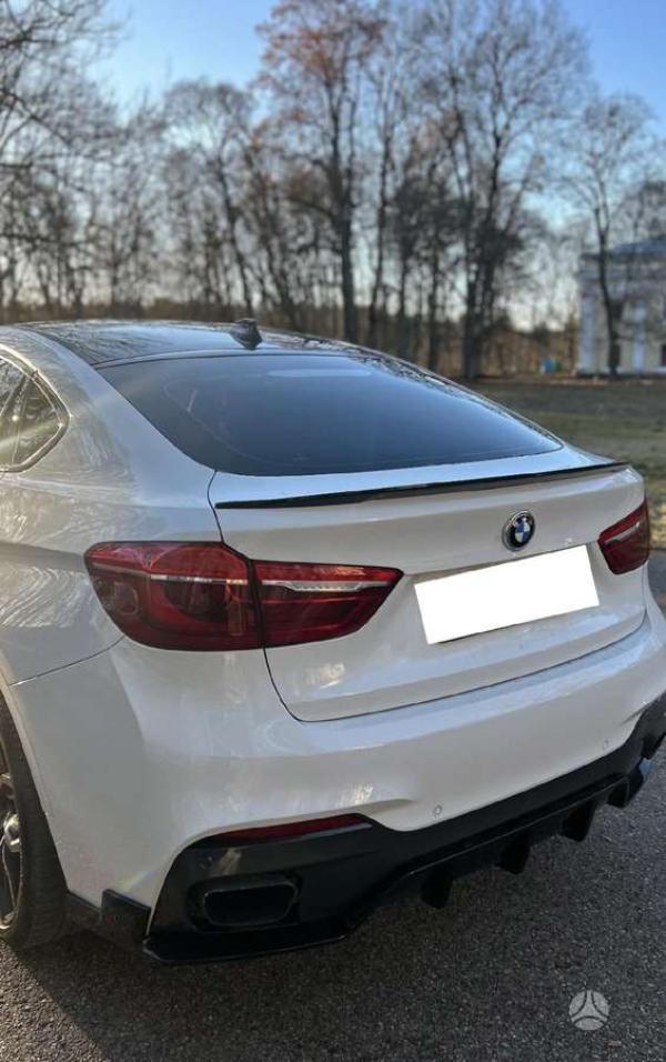 White BMW X6 2017 in Vilnius, with an engine capacity of 2.99 L and mileage of 249 thousand km for 24000 €, photo 6 on AUTOMOTO.COM.LV