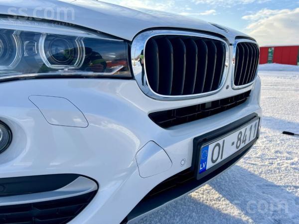 White BMW X6 2017 in Riga, with an engine capacity of 3.00 L and mileage of 0 thousand km for 20880 €, photo 6 on AUTOMOTO.COM.LV