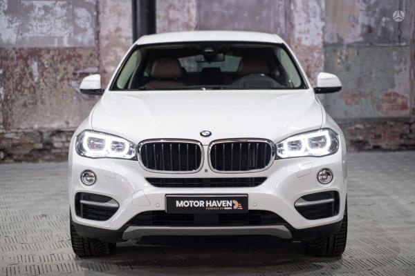 White BMW X6 2017 in Kaunas, with an engine capacity of 3.00 L and mileage of 156 thousand km for 24200 €, photo 2 on AUTOMOTO.COM.LV
