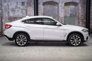 White BMW X6 2017 in Kaunas, with an engine capacity of 3.00 L and mileage of 156 thousand km for 24200 €, photo 4 on AUTOMOTO.COM.LV