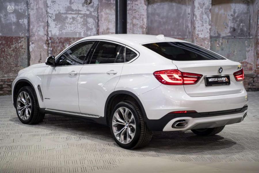 White BMW X6 2017 in Kaunas, with an engine capacity of 3.00 L and mileage of 156 thousand km for 24200 €, photo 7 on AUTOMOTO.COM.LV