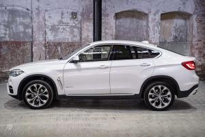 White BMW X6 2017 in Kaunas, with an engine capacity of 3.00 L and mileage of 156 thousand km for 24200 €, photo 8 on AUTOMOTO.COM.LV