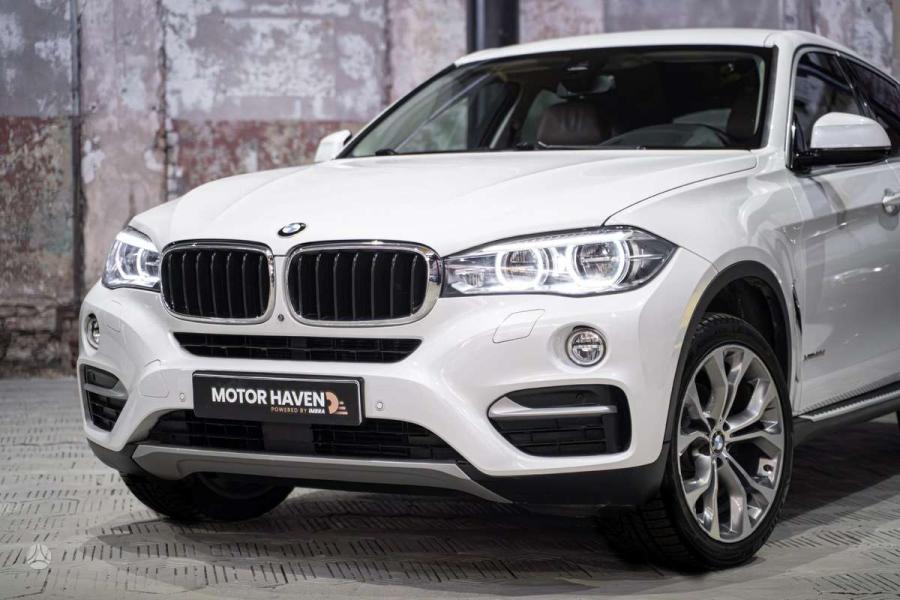 White BMW X6 2017 in Kaunas, with an engine capacity of 3.00 L and mileage of 156 thousand km for 24200 €, photo 9 on AUTOMOTO.COM.LV