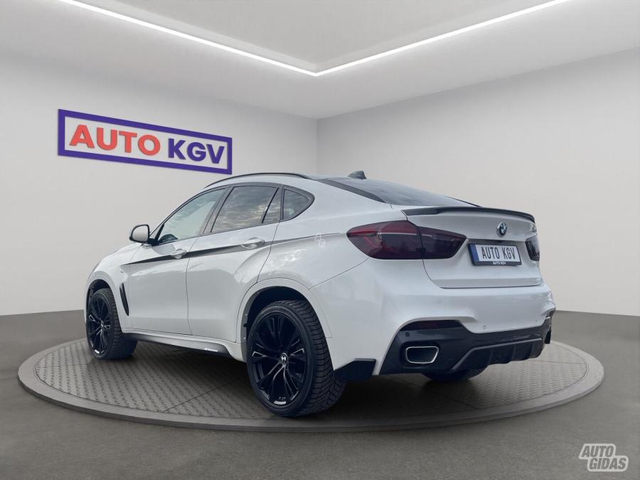 White BMW X6 2017 in Vilnius, with an engine capacity of 3.00 L and mileage of 201 thousand km for 27999 €, photo 3 on AUTOMOTO.COM.LV