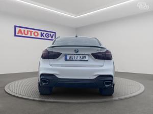 White BMW X6 2017 in Vilnius, with an engine capacity of 3.00 L and mileage of 201 thousand km for 27999 €, photo 4 on AUTOMOTO.COM.LV