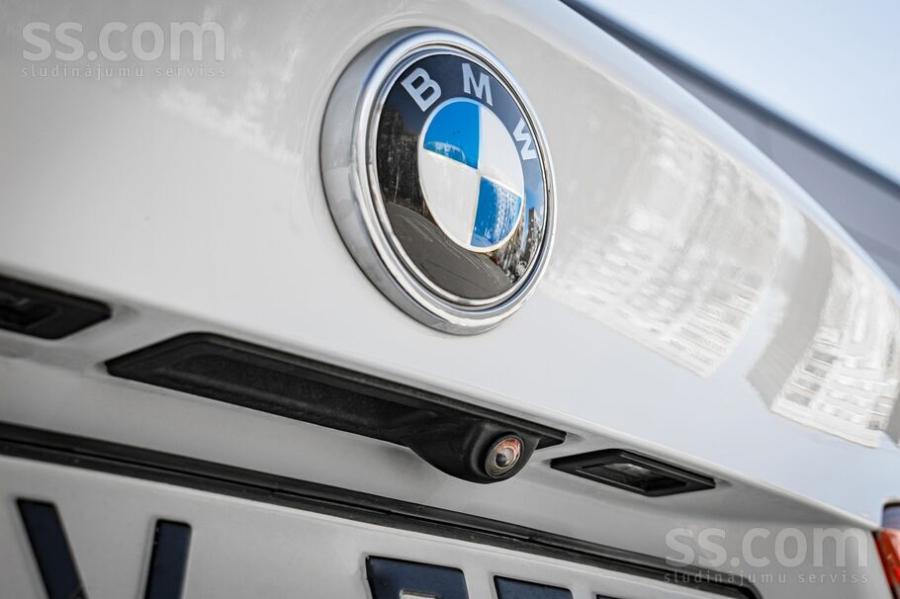 White BMW X6 2017 in Riga, with an engine capacity of 3.00 L and mileage of 150 thousand km for 25990 €, photo 8 on AUTOMOTO.COM.LV
