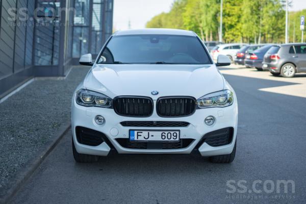 White BMW X6 2017 in Liepaja, with an engine capacity of 3.00 L and mileage of 152 thousand km for 27000 €, photo 5 on AUTOMOTO.COM.LV
