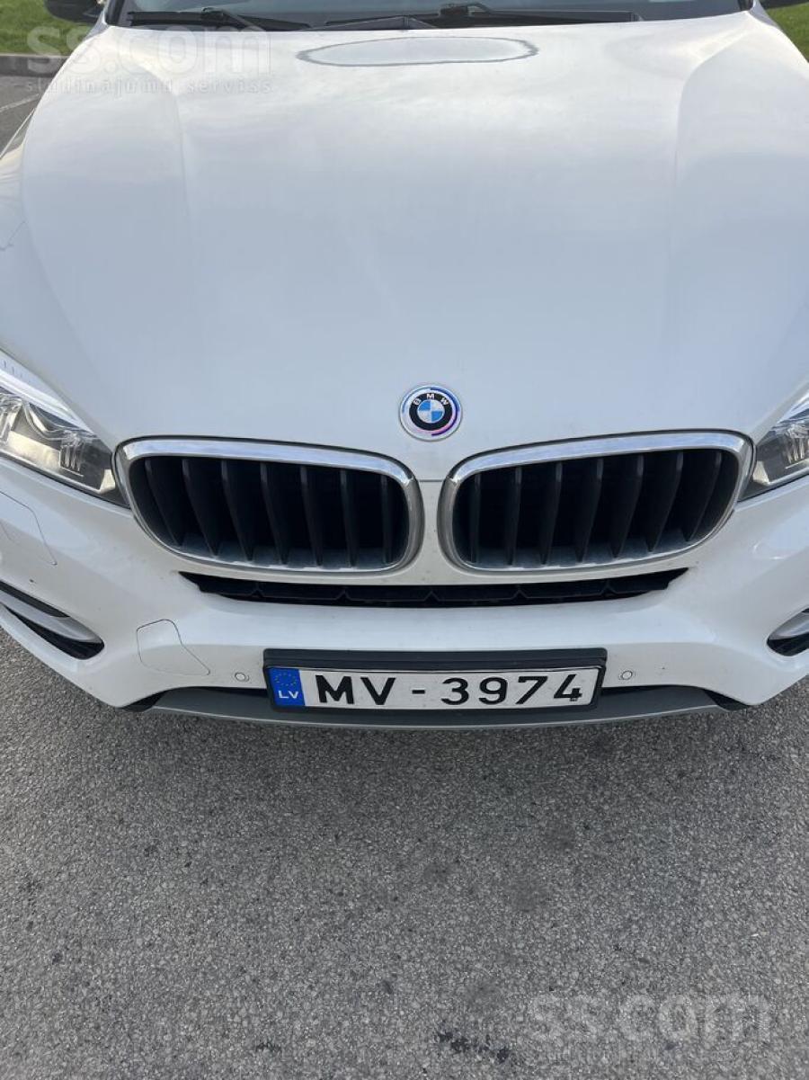 White BMW X6 2017 in Riga, with an engine capacity of 3.00 L and mileage of 170 thousand km for 25900 €, photo 5 on AUTOMOTO.COM.LV