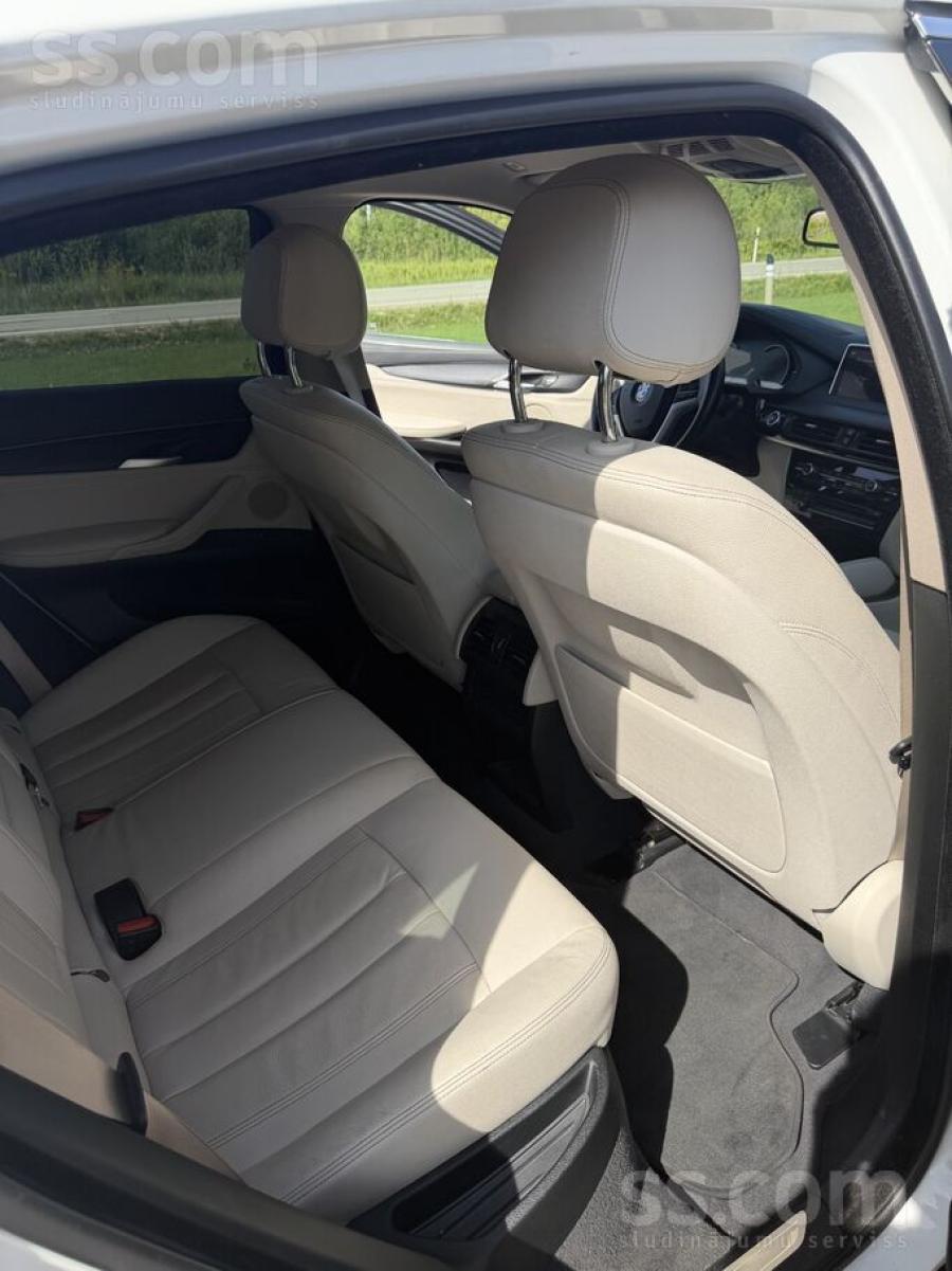 White BMW X6 2017 in Riga, with an engine capacity of 3.00 L and mileage of 180 thousand km for 23500 €, photo 8 on AUTOMOTO.COM.LV