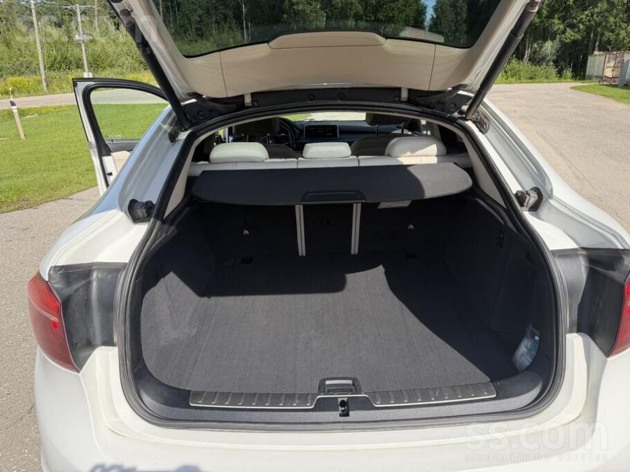 White BMW X6 2017 in Riga, with an engine capacity of 3.00 L and mileage of 180 thousand km for 23500 €, photo 11 on AUTOMOTO.COM.LV