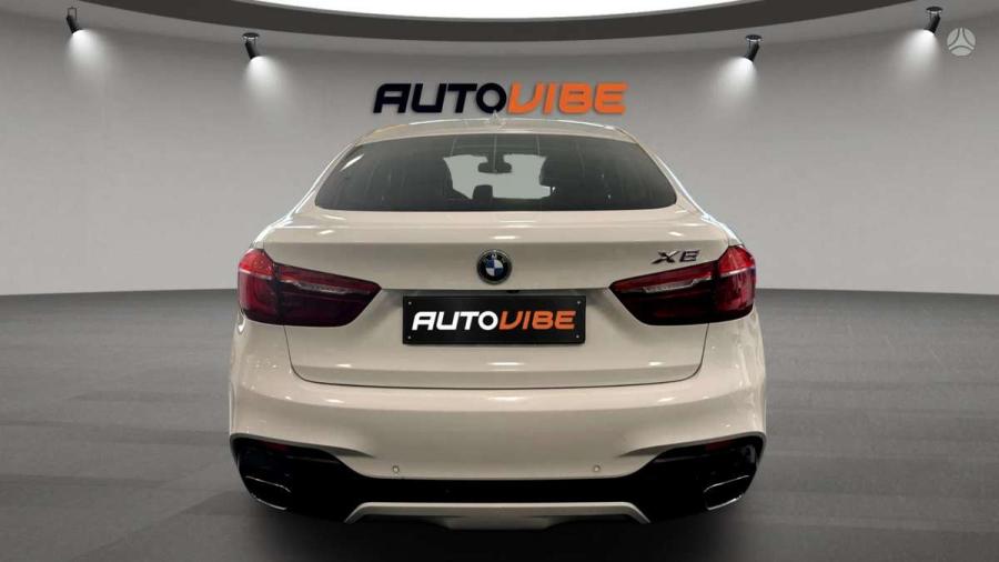 White BMW X6 2017 in Vilnius, with an engine capacity of 2.99 L and mileage of 181 thousand km for 26222 €, photo 6 on AUTOMOTO.COM.LV