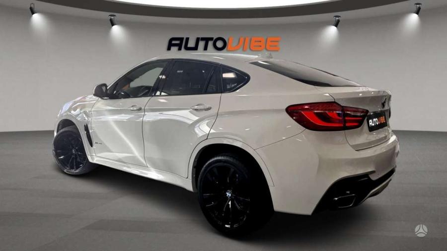 White BMW X6 2017 in Vilnius, with an engine capacity of 2.99 L and mileage of 181 thousand km for 26222 €, photo 7 on AUTOMOTO.COM.LV