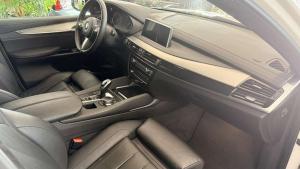 White BMW X6 2017 in Vilnius, with an engine capacity of 2.99 L and mileage of 181 thousand km for 26222 €, photo 8 on AUTOMOTO.COM.LV