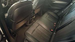 White BMW X6 2017 in Vilnius, with an engine capacity of 2.99 L and mileage of 181 thousand km for 26222 €, photo 10 on AUTOMOTO.COM.LV
