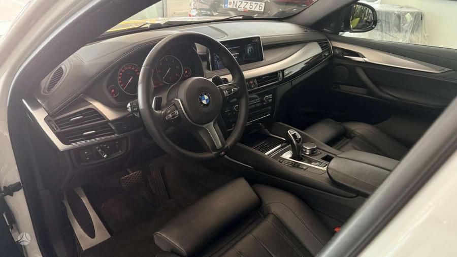 White BMW X6 2017 in Vilnius, with an engine capacity of 2.99 L and mileage of 181 thousand km for 26222 €, photo 25 on AUTOMOTO.COM.LV