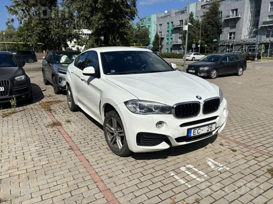 White BMW X6 2018 in Cesis, with an engine capacity of 3.00 L and mileage of 85 thousand km for 39800 €, photo 7 on AUTOMOTO.COM.LV