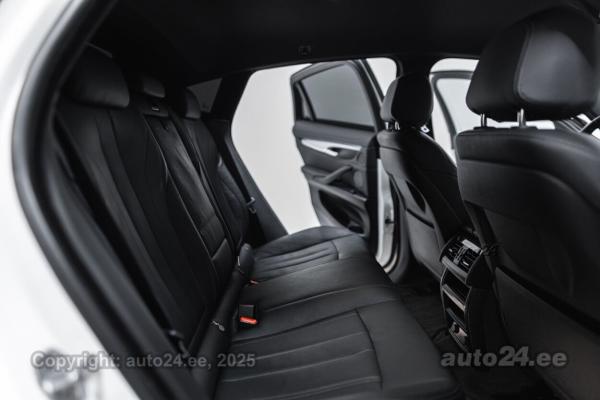 Balts BMW X6 2018 Tallina, ar dzinēja tilpumu 3.00 L un nobraukumu 198 tūkst. km par 27550 €, foto 11 vietnē AUTOMOTO.COM.LV
