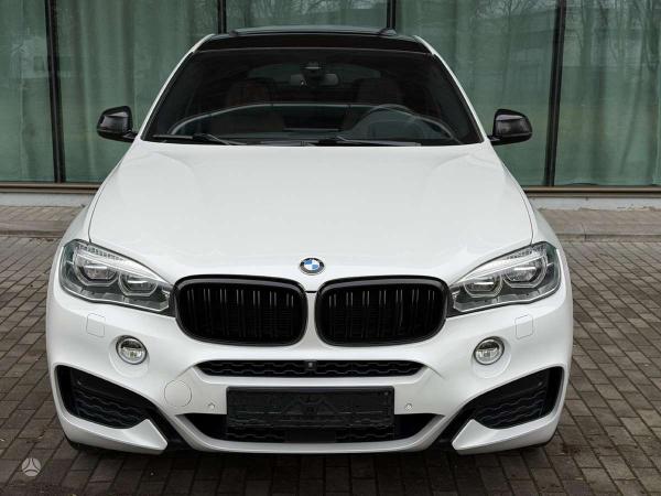 White BMW X6 2018 in Kaunas, with an engine capacity of 2.98 L and mileage of 224 thousand km for 20900 €, photo 2 on AUTOMOTO.COM.LV