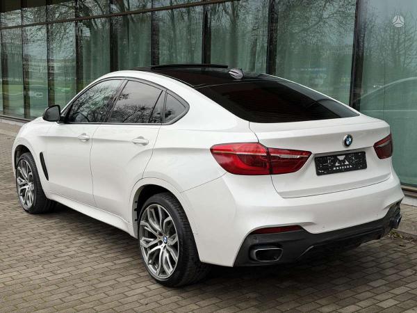 White BMW X6 2018 in Kaunas, with an engine capacity of 2.98 L and mileage of 224 thousand km for 20900 €, photo 6 on AUTOMOTO.COM.LV