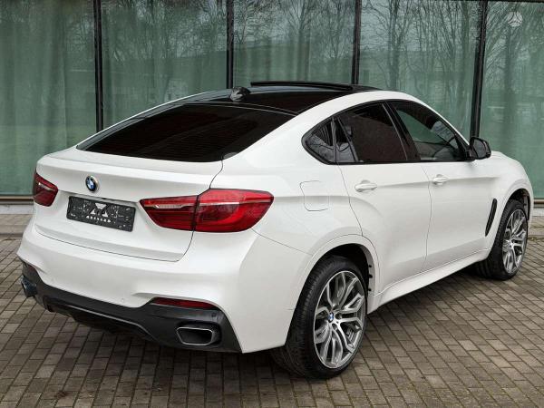 White BMW X6 2018 in Kaunas, with an engine capacity of 2.98 L and mileage of 224 thousand km for 20900 €, photo 9 on AUTOMOTO.COM.LV