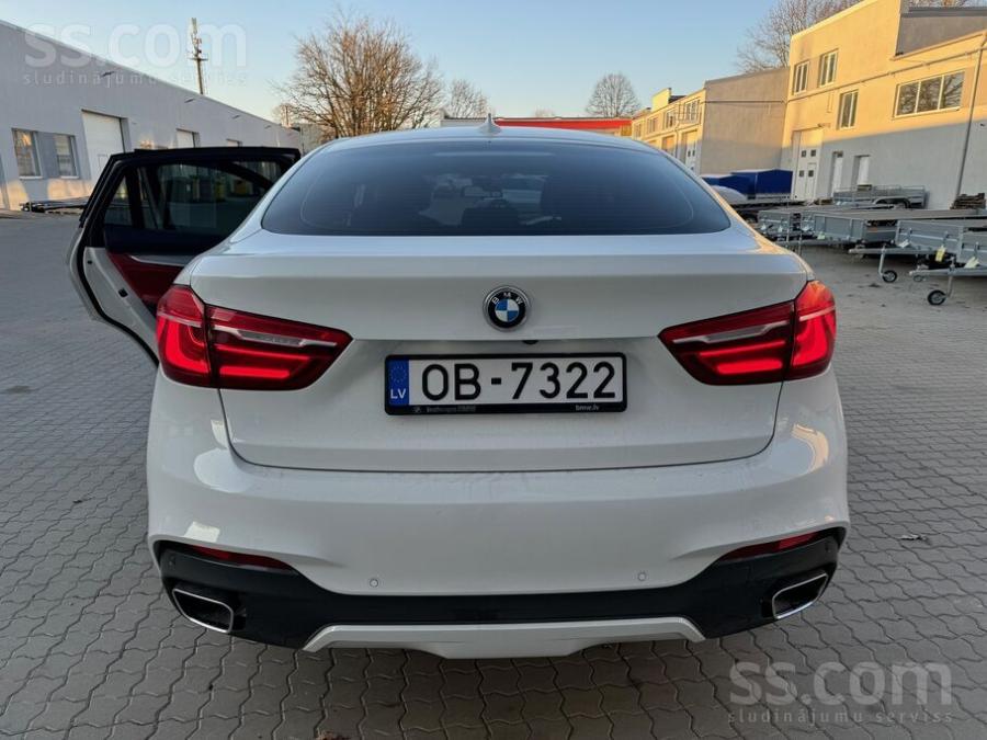 White BMW X6 2018 in Riga, with an engine capacity of 3.00 L and mileage of 0 thousand km for 38800 €, photo 2 on AUTOMOTO.COM.LV