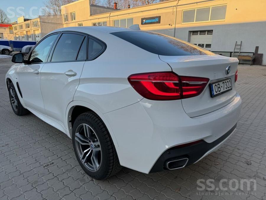 White BMW X6 2018 in Riga, with an engine capacity of 3.00 L and mileage of 0 thousand km for 38800 €, photo 6 on AUTOMOTO.COM.LV