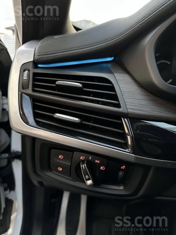 White BMW X6 2018 in Riga, with an engine capacity of 3.00 L and mileage of 0 thousand km for 29000 €, photo 7 on AUTOMOTO.COM.LV