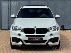 White BMW X6 2018 in Riga, with an engine capacity of 3.00 L and mileage of 232 thousand km for 25800 €, photo 5 on AUTOMOTO.COM.LV