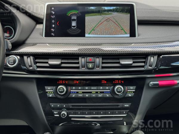 White BMW X6 2018 in Riga, with an engine capacity of 3.00 L and mileage of 232 thousand km for 25800 €, photo 9 on AUTOMOTO.COM.LV