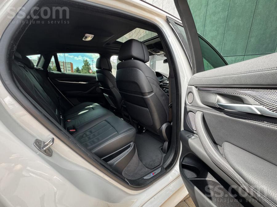 White BMW X6 2018 in Riga, with an engine capacity of 3.00 L and mileage of 232 thousand km for 25800 €, photo 32 on AUTOMOTO.COM.LV