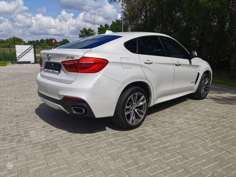 Balts BMW X6 2018 Kauņa, ar dzinēja tilpumu 2.99 L un nobraukumu 232 tūkst. km par 23999 €, foto 11 vietnē AUTOMOTO.COM.LV