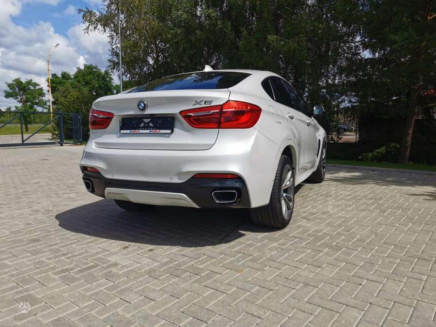 Balts BMW X6 2018 Kauņa, ar dzinēja tilpumu 2.99 L un nobraukumu 232 tūkst. km par 23999 €, foto 14 vietnē AUTOMOTO.COM.LV