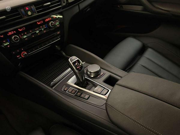 White BMW X6 2018 in Marijampole, with an engine capacity of 2.99 L and mileage of 233 thousand km for 26750 €, photo 6 on AUTOMOTO.COM.LV