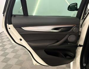 Balts BMW X6 2018 Marijampole, ar dzinēja tilpumu 2.99 L un nobraukumu 233 tūkst. km par 26750 €, foto 24 vietnē AUTOMOTO.COM.LV
