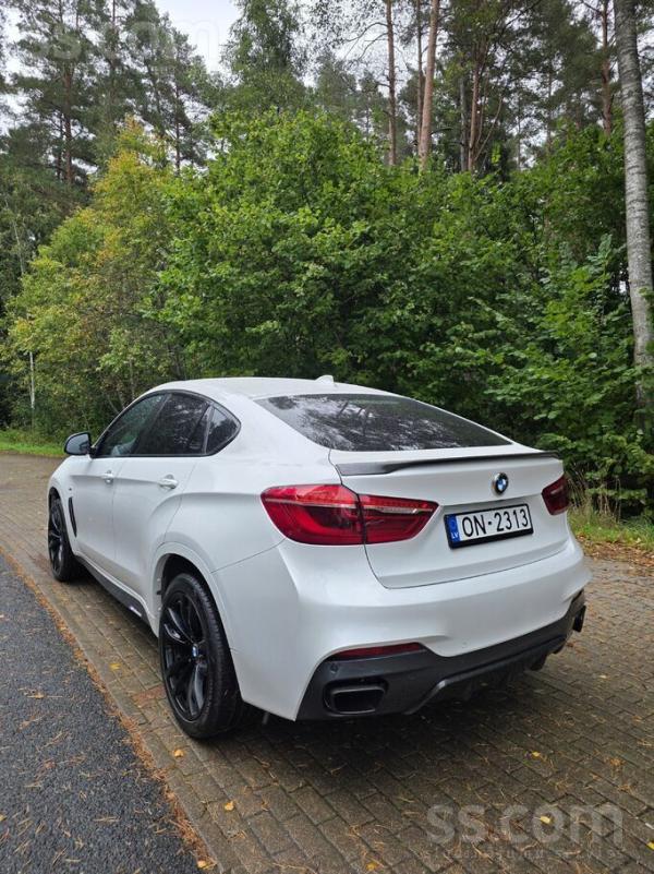 BMW X6 2018 in Riga on AUTOMOTO.COM.LV White BMW X6 2018 in Riga, with an engine capacity of 3.00 L and mileage of 210 thousand km for 20750 €, photo 4 on AUTOMOTO.COM.LV