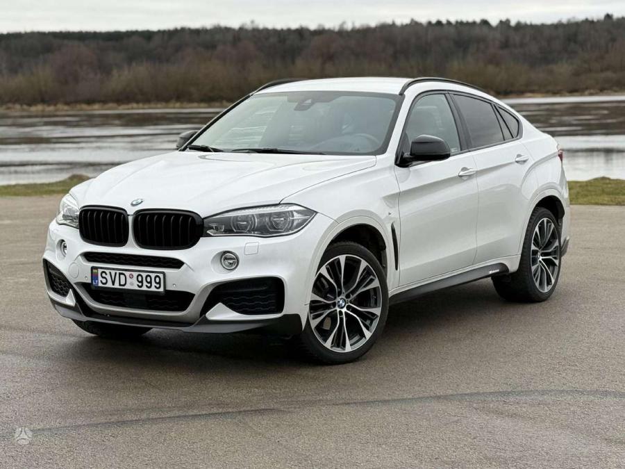 White BMW X6 2019 in Jurbarkas, with an engine capacity of 2.99 L and mileage of 98 thousand km for 39999 €, photo 1 on AUTOMOTO.COM.LV