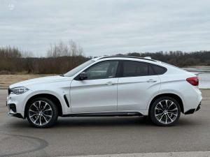 White BMW X6 2019 in Jurbarkas, with an engine capacity of 2.99 L and mileage of 98 thousand km for 39999 €, photo 2 on AUTOMOTO.COM.LV