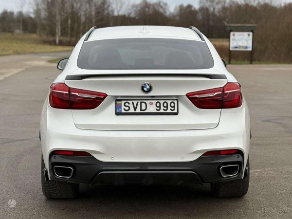 White BMW X6 2019 in Jurbarkas, with an engine capacity of 2.99 L and mileage of 98 thousand km for 39999 €, photo 4 on AUTOMOTO.COM.LV