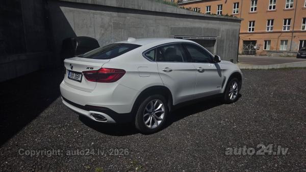 Balts BMW X6 2019 Tallina, ar dzinēja tilpumu 3.00 L un nobraukumu 156 tūkst. km par 29900 €, foto  vietnē AUTOMOTO.COM.LV