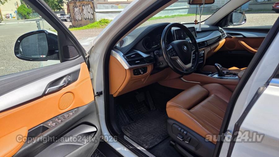 White BMW X6 2019 in Tallinn, with an engine capacity of 3.00 L and mileage of 156 thousand km for 29900 €, photo 10 on AUTOMOTO.COM.LV