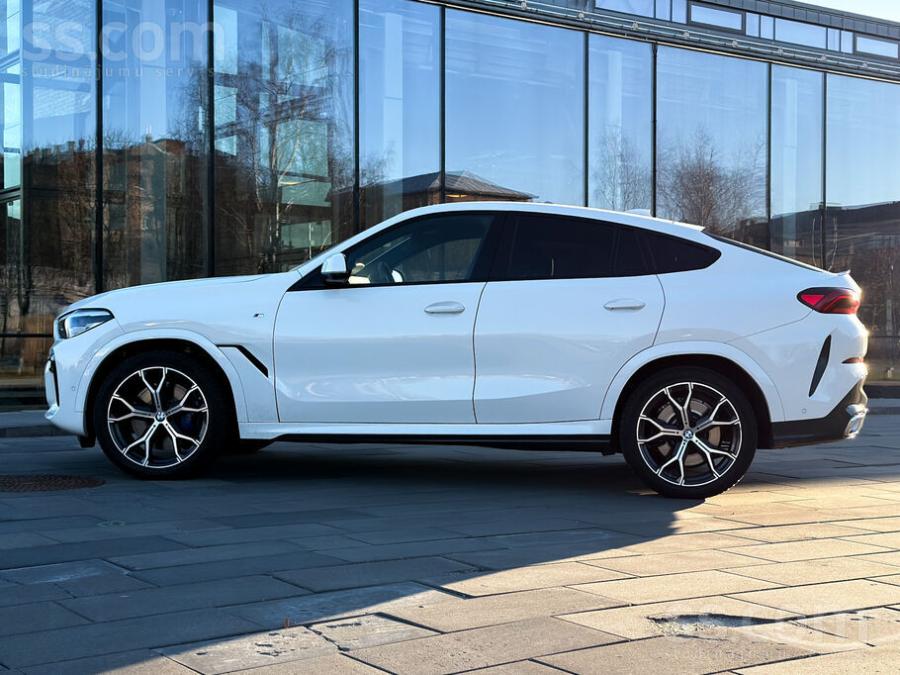 White BMW X6 2020 in Riga, with an engine capacity of 3.00 L and mileage of 157 thousand km for 52990 €, photo 4 on AUTOMOTO.COM.LV