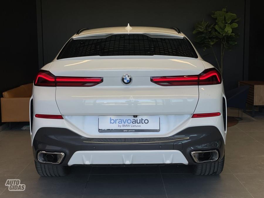 White BMW X6 2020 in Klaipeda, with an engine capacity of 3.00 L and mileage of 143 thousand km for 55991 €, photo 6 on AUTOMOTO.COM.LV