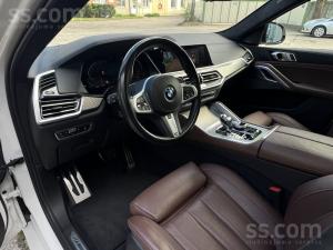 White BMW X6 2020 in Riga, with an engine capacity of 3.00 L and mileage of 108 thousand km for 55750 €, photo 12 on AUTOMOTO.COM.LV