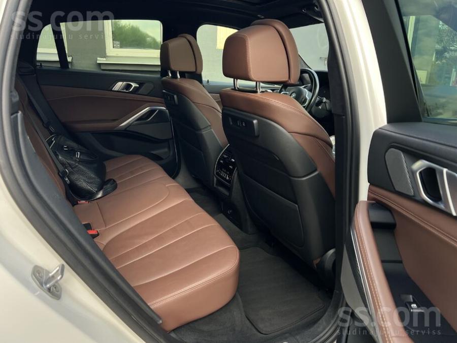 White BMW X6 2020 in Riga, with an engine capacity of 3.00 L and mileage of 108 thousand km for 55750 €, photo 16 on AUTOMOTO.COM.LV