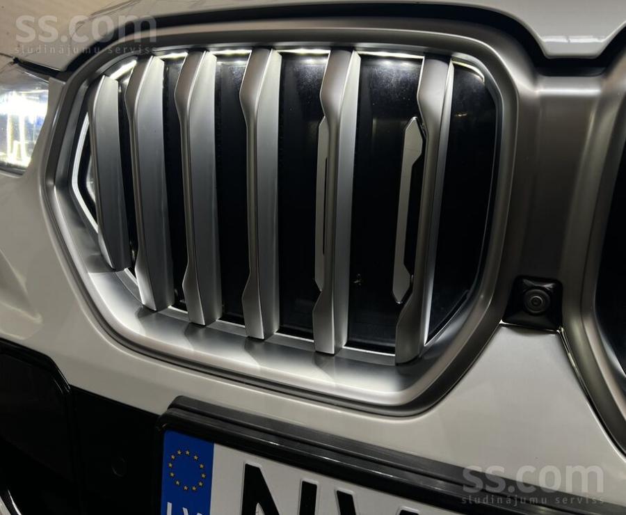 White BMW X6 2020 in Riga, with an engine capacity of 3.00 L and mileage of 108 thousand km for 55750 €, photo 30 on AUTOMOTO.COM.LV