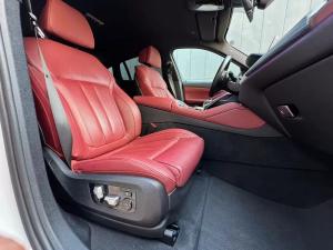 Balts BMW X6 2020 Rīga, ar dzinēja tilpumu 3.00 L un nobraukumu 85 tūkst. km par 55000 €, foto 18 vietnē AUTOMOTO.COM.LV
