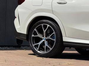 Balts BMW X6 2020 Rīga, ar dzinēja tilpumu 3.00 L un nobraukumu 85 tūkst. km par 55000 €, foto 19 vietnē AUTOMOTO.COM.LV