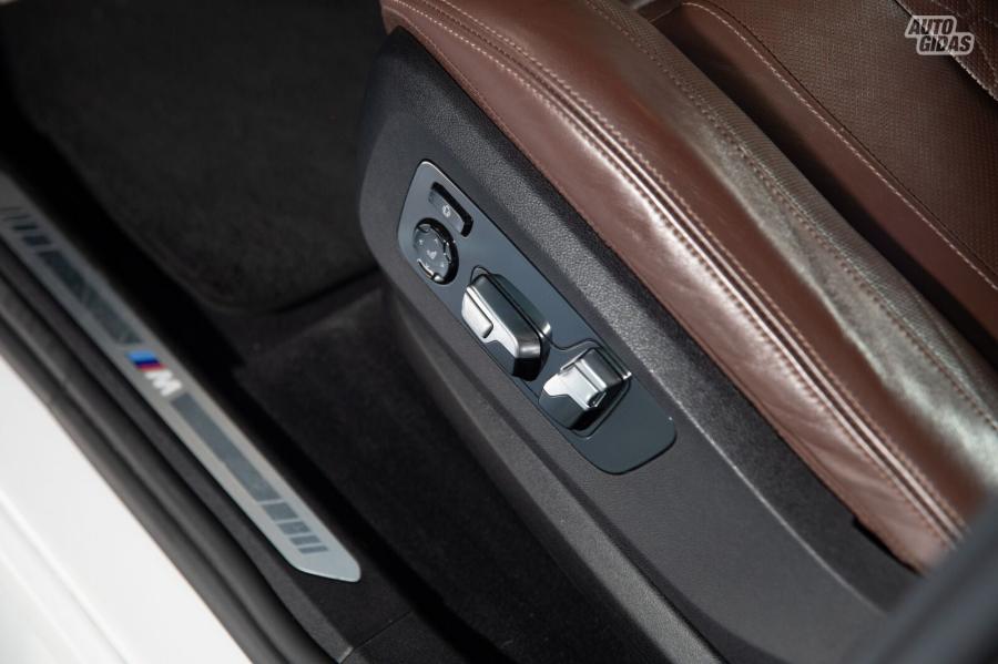 Balts BMW X6 2020 Kauņa, ar dzinēja tilpumu 3.00 L un nobraukumu 143 tūkst. km par 54771 €, foto 13 vietnē AUTOMOTO.COM.LV
