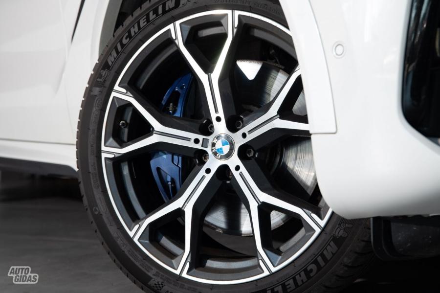 Balts BMW X6 2020 Kauņa, ar dzinēja tilpumu 3.00 L un nobraukumu 143 tūkst. km par 54771 €, foto 24 vietnē AUTOMOTO.COM.LV