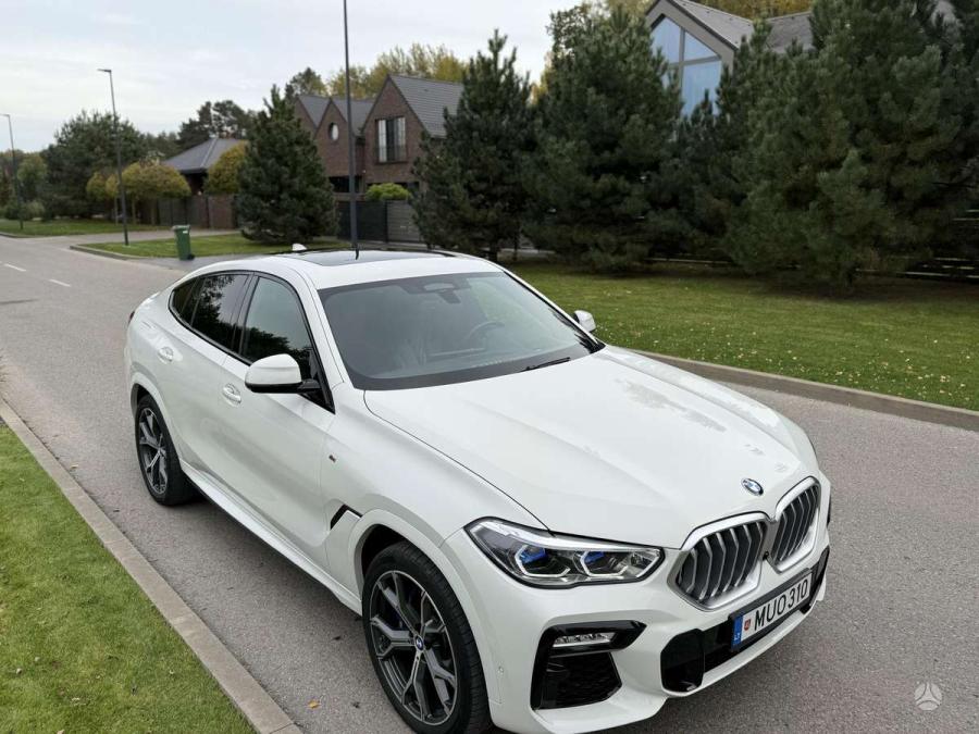 Balts BMW X6 2021 Kauņa, ar dzinēja tilpumu 2.99 L un nobraukumu 54 tūkst. km par 69000 €, foto 1 vietnē AUTOMOTO.COM.LV